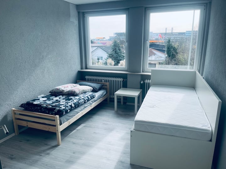 Gut Angebundenes Appartement Für Viele Personen - Frankfurt