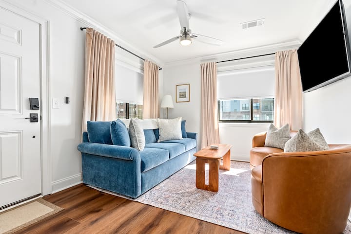 The Retreat Off Magnolia | Prime Game Day Stay - Auburn, AL