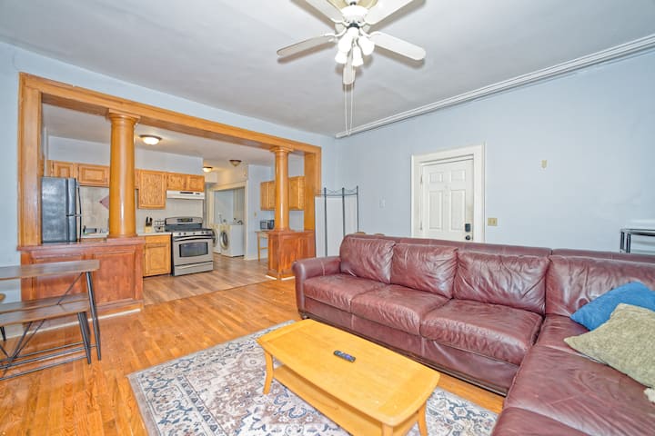 Comfy & Convenient 2-bed Fl 1 Apt @Downtownalbany - Albany, NY