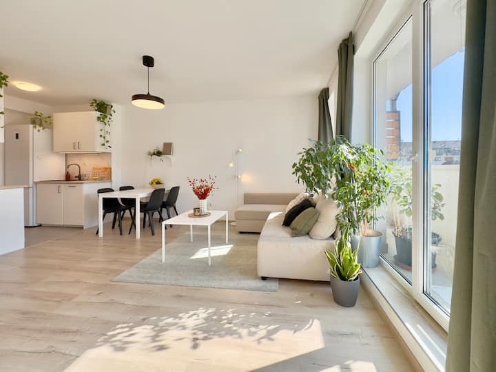 Modern 3br Flat Next To Sote - Budapest