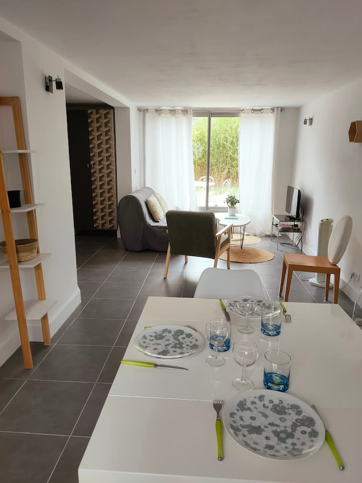 Agréable Studio Entièrement Rénové, Avec Extérieur - Cabestany