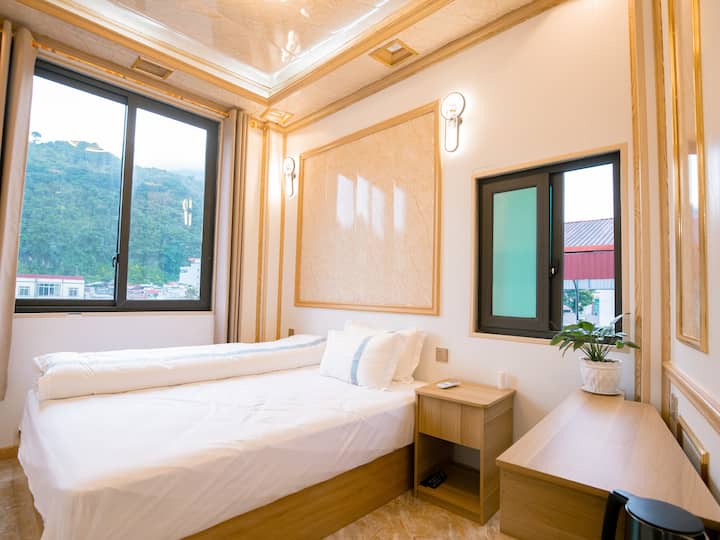 Phòng đôI View Núi Với Giường Cực Lớn (6841) - Ha Giang