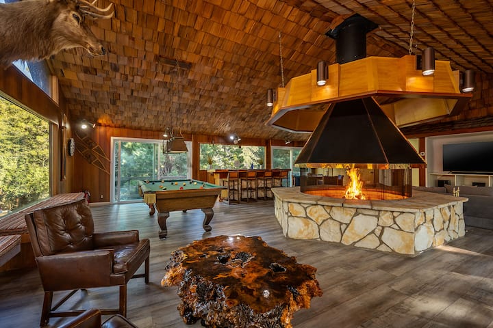 Camp Nelson Chalet | Game Room | Spacious |Hot Tub - Camp Nelson, CA
