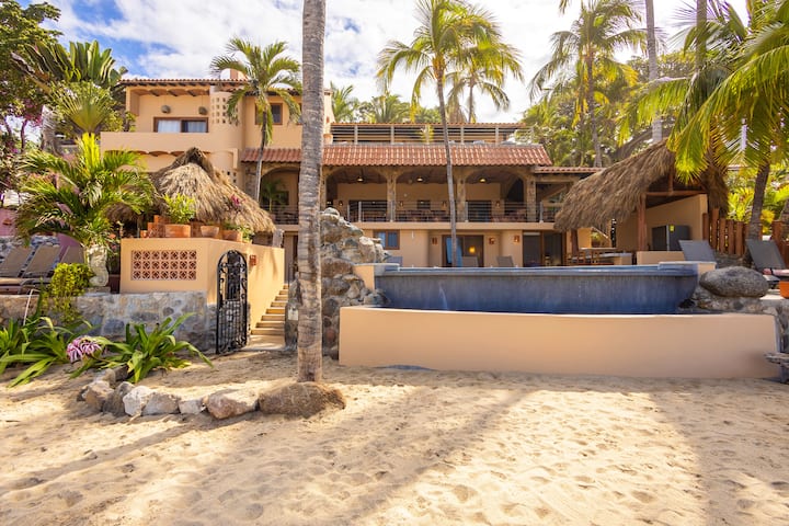 Casa Gallo New Beachfront Estate On The Ocean - Sayulita