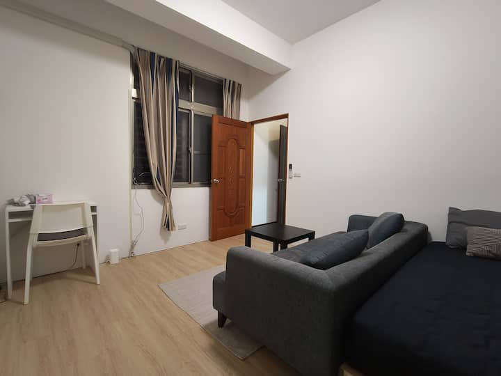 租-套房︱中西近火車站變頻冷氣三樓套房 - 台南市