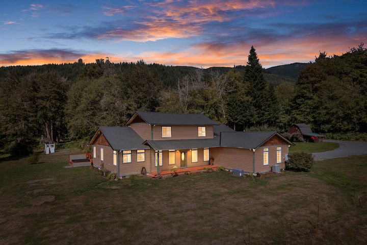 Kuma Tako's Secluded Mt Rainier Retreat - Ashford, WA