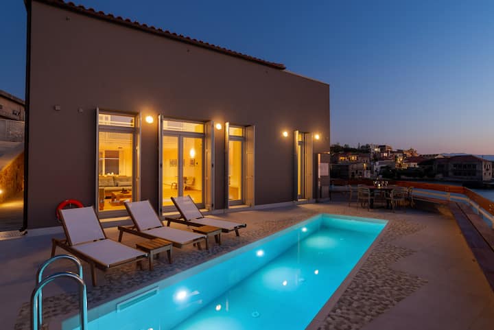 Kormoranos Waterfront Villa - Chania