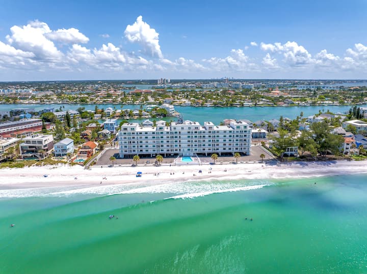 Beachfront Gem | Spacious Corner Unit - Treasure Island, FL