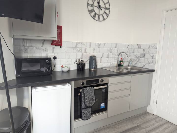 Private & Relaxed - Free Parking - Cardiff