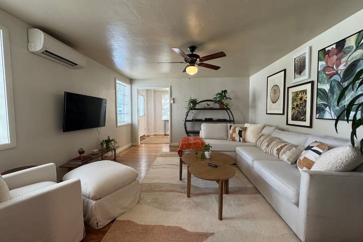 Cozy Basement In An East Sac High-water Bungalow - Sacramento