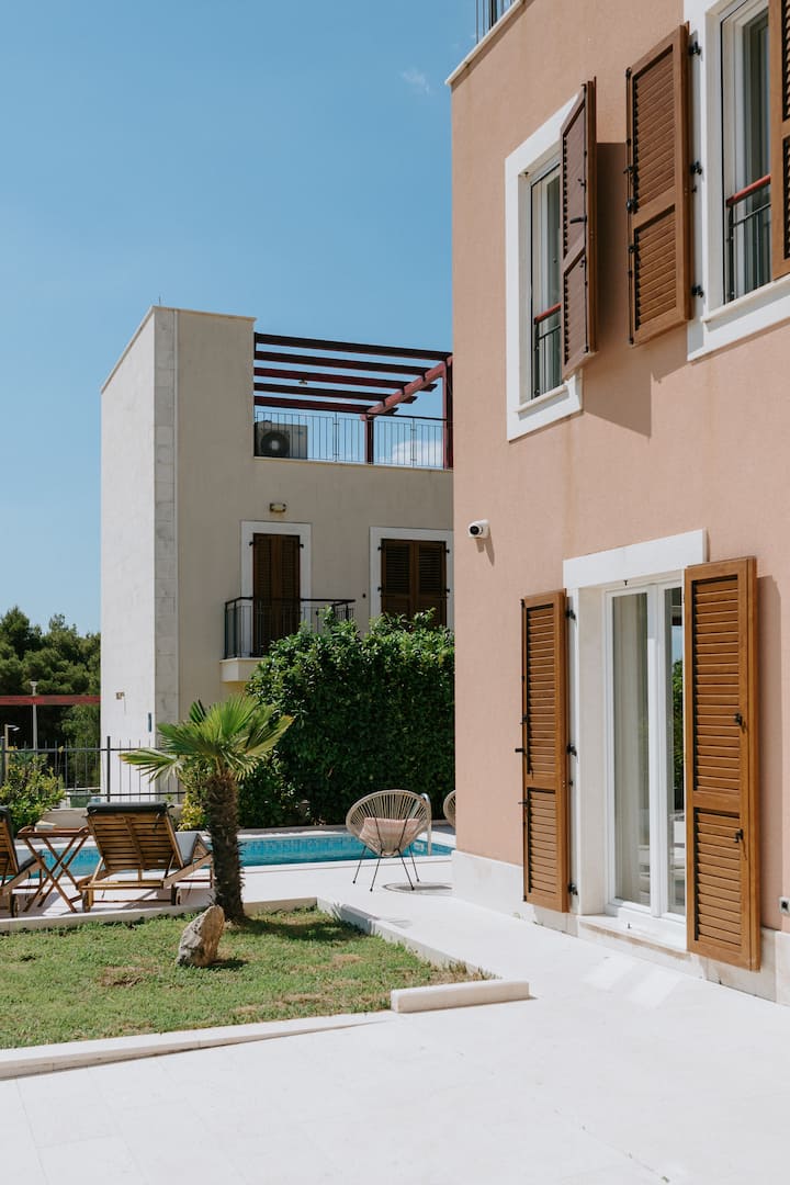 Villa Melograno: Pool & Rooftop Cinema - Postira