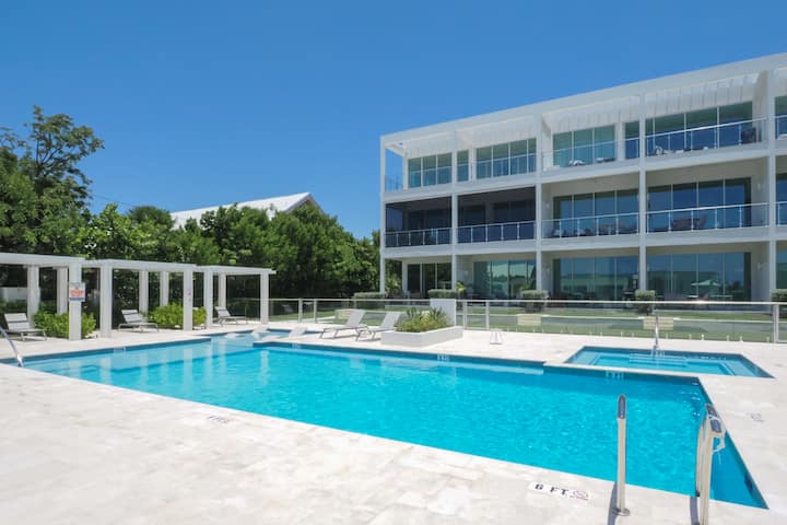 Bright And Chic Coastal Retreat With Ocean Views - Cayman Islands