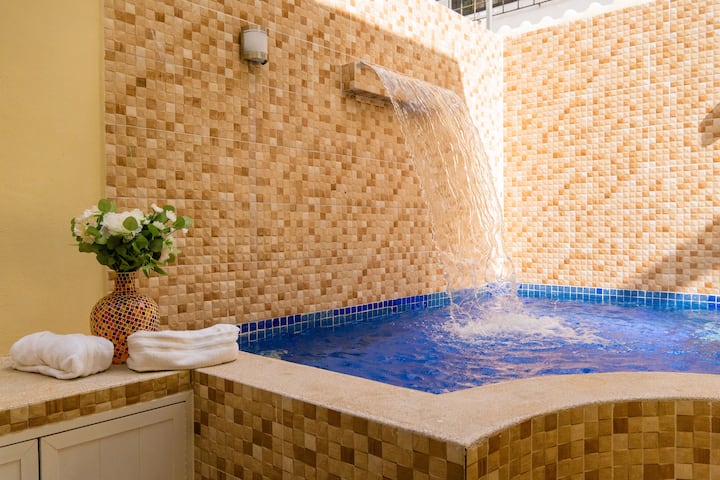 Villa Mayapan · Private Pool With Waterfall - Cancún