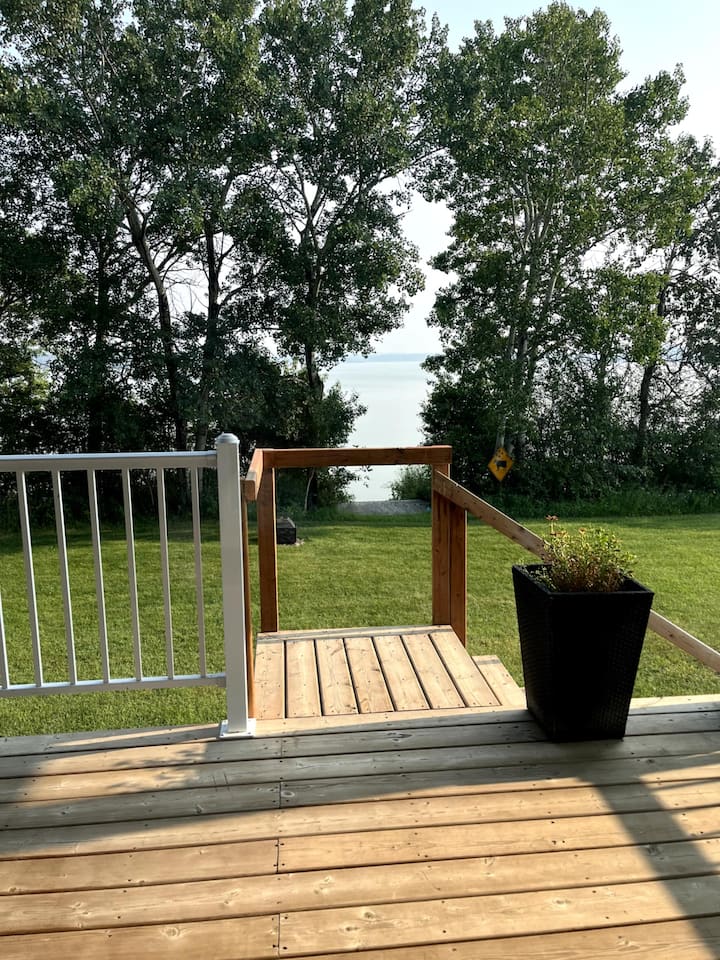 Lakefront Escape On Dixon Lake Private 3b Retreat - Saskatchewan
