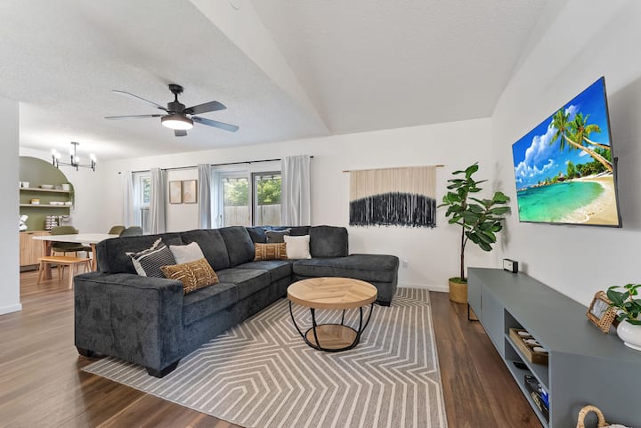 10th Street Retreat - Iowa City, IA