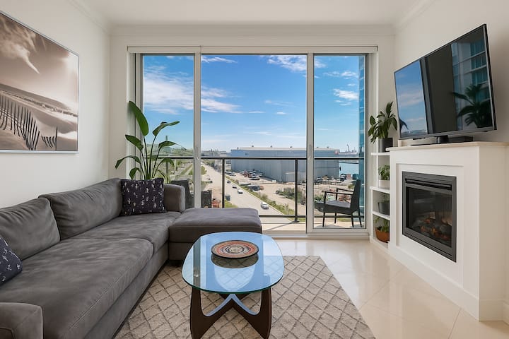 Modern Shipyard Condo - North Vancouver