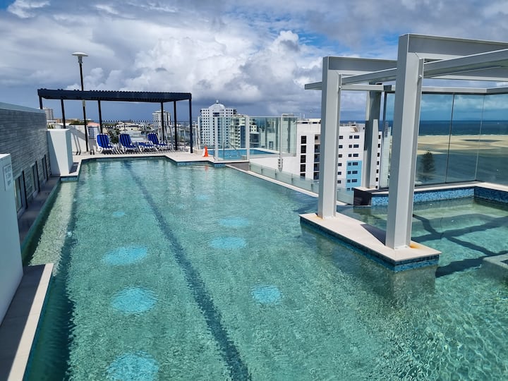 Ocean Breeze Caloundra | Rooftop Spa & Dining - Caloundra