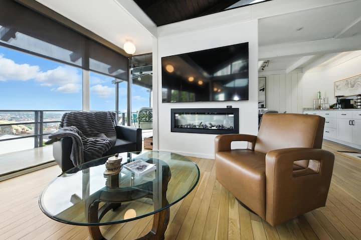 Luxe Penthouse Suite & Hot Tub | Mt. Adams Lookout - Cincinnati, OH