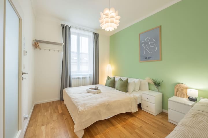 Hly|central Apt Near Train St. W/self Check-in - Praha