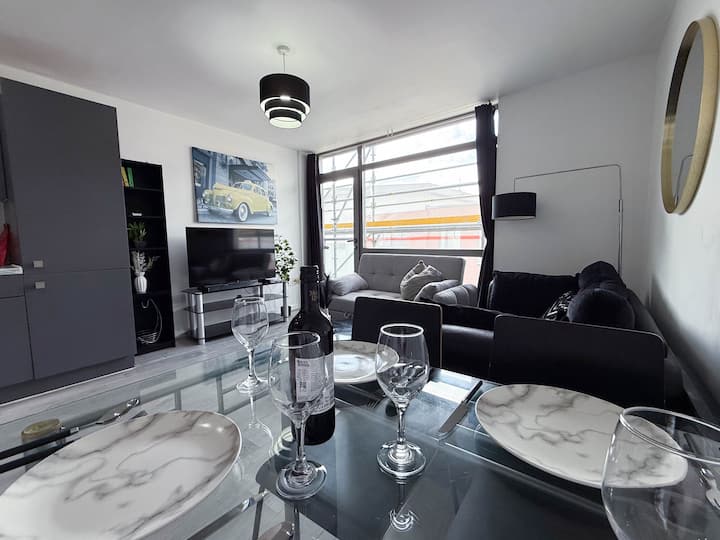 2 Bedroom City Centre Apartment - Manchester