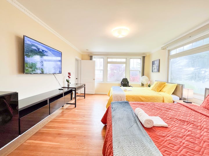 #1-sunny 2br Entire Home | 3 Beds, Desks & Laundry - Daly City