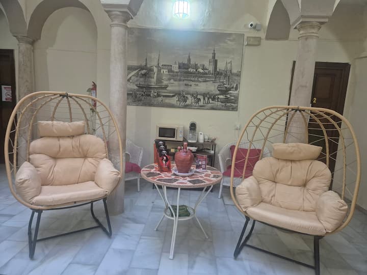 Habitación Individual Con Baño Compartido - Siviglia