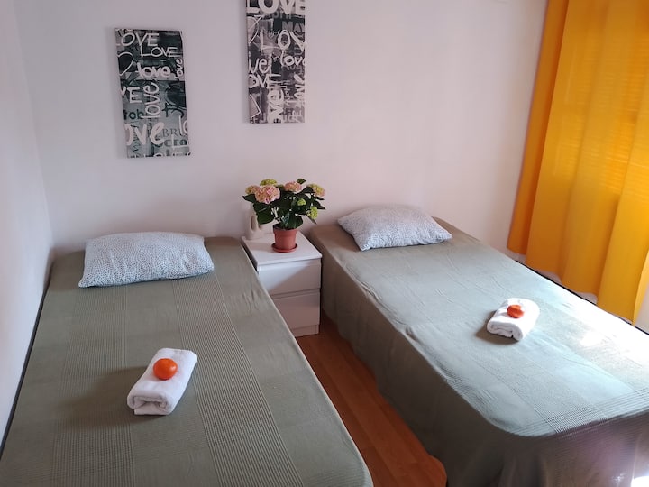 Habitación Doble Junto Con Metro - Badalona