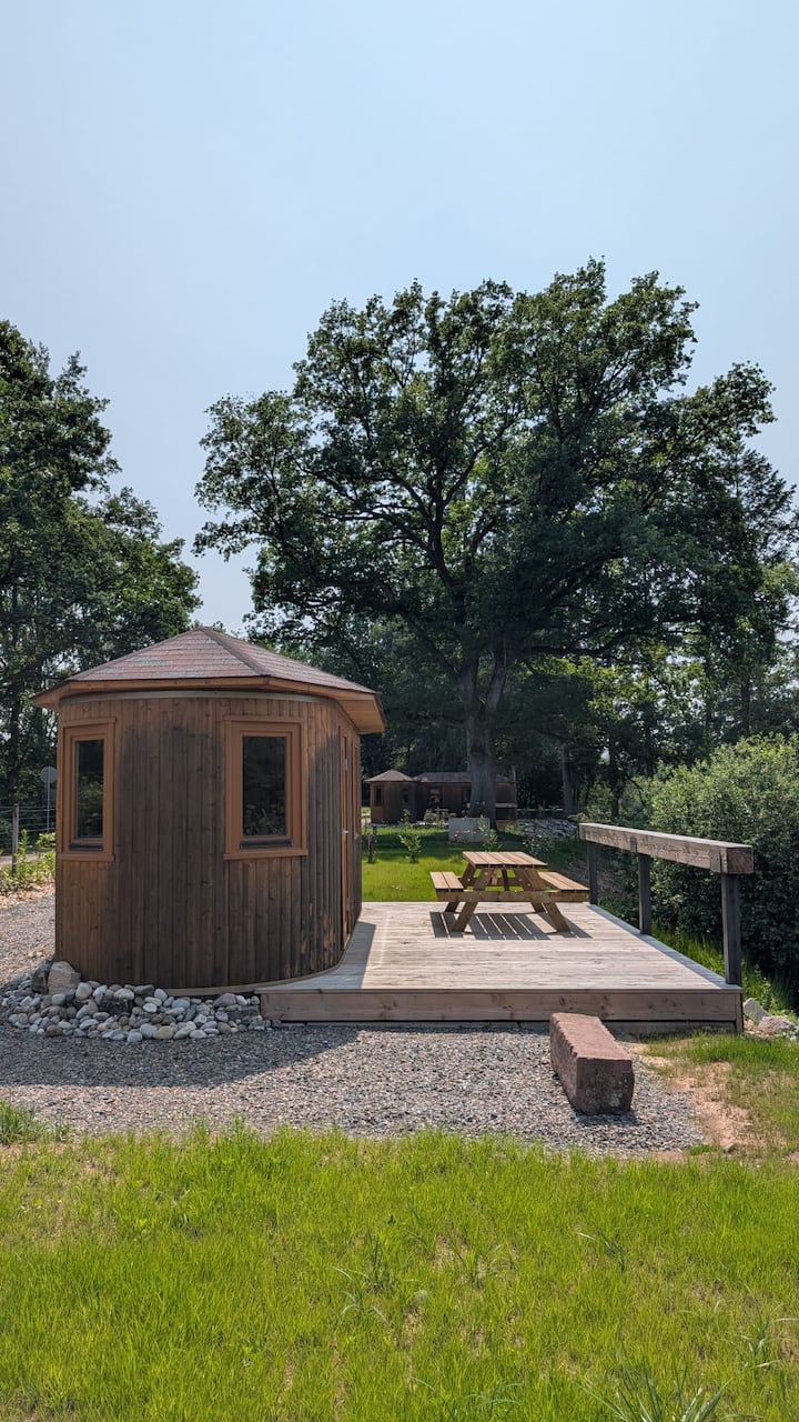 Le Gland - Cabane Isolée Au Bord De L’eau, Pêche - Lure