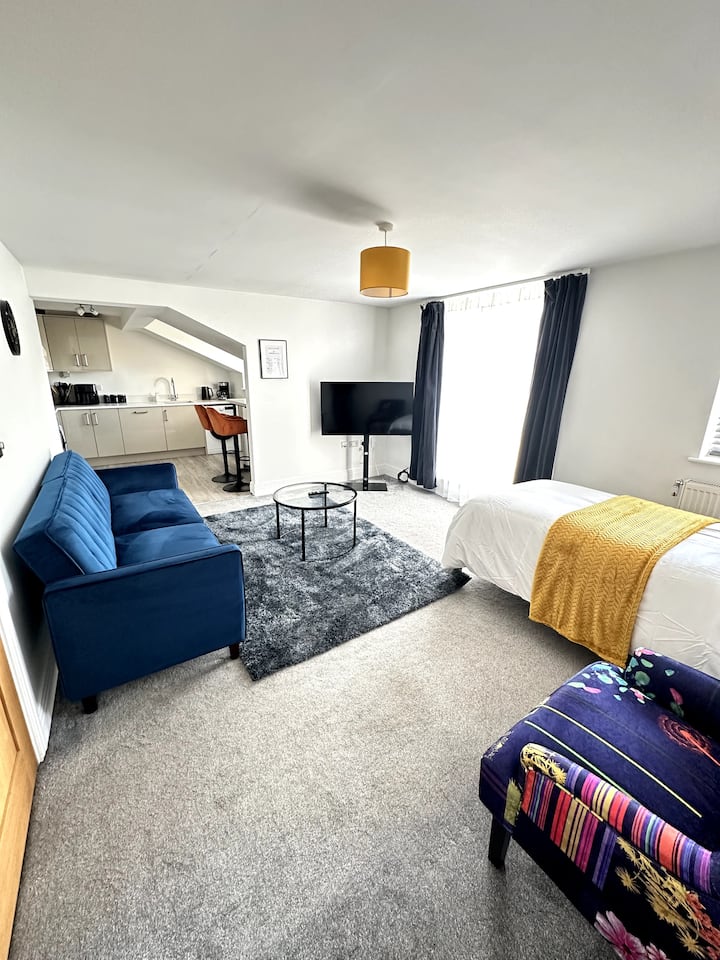 Clean 2br Apartment Work/leisure Free Parking - Woking