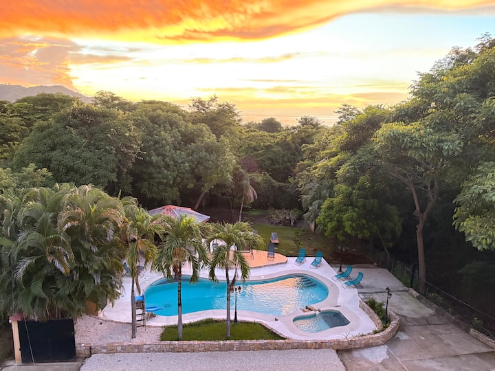 Coco Brisas Lodge - Ocean -  Pool -  Sleep 5 To 15 - Costa Rica