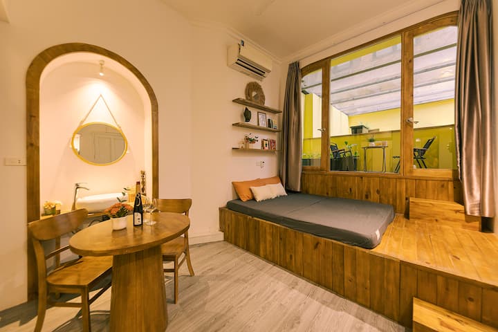 Hidden Balcony | Cozy 1br • Heart Of Old Quarter - Hanoi