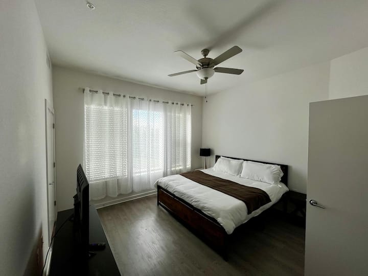 Spacious Place To Work And Relax - Leander, TX