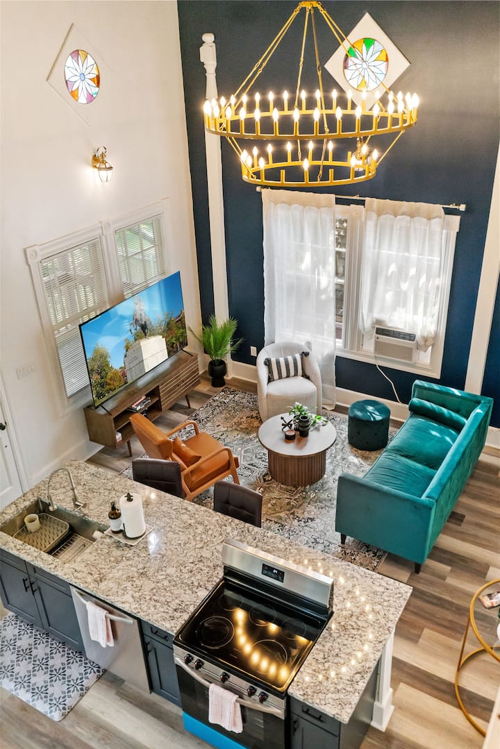 Charming New Orleans Getaway - New Orleans, LA