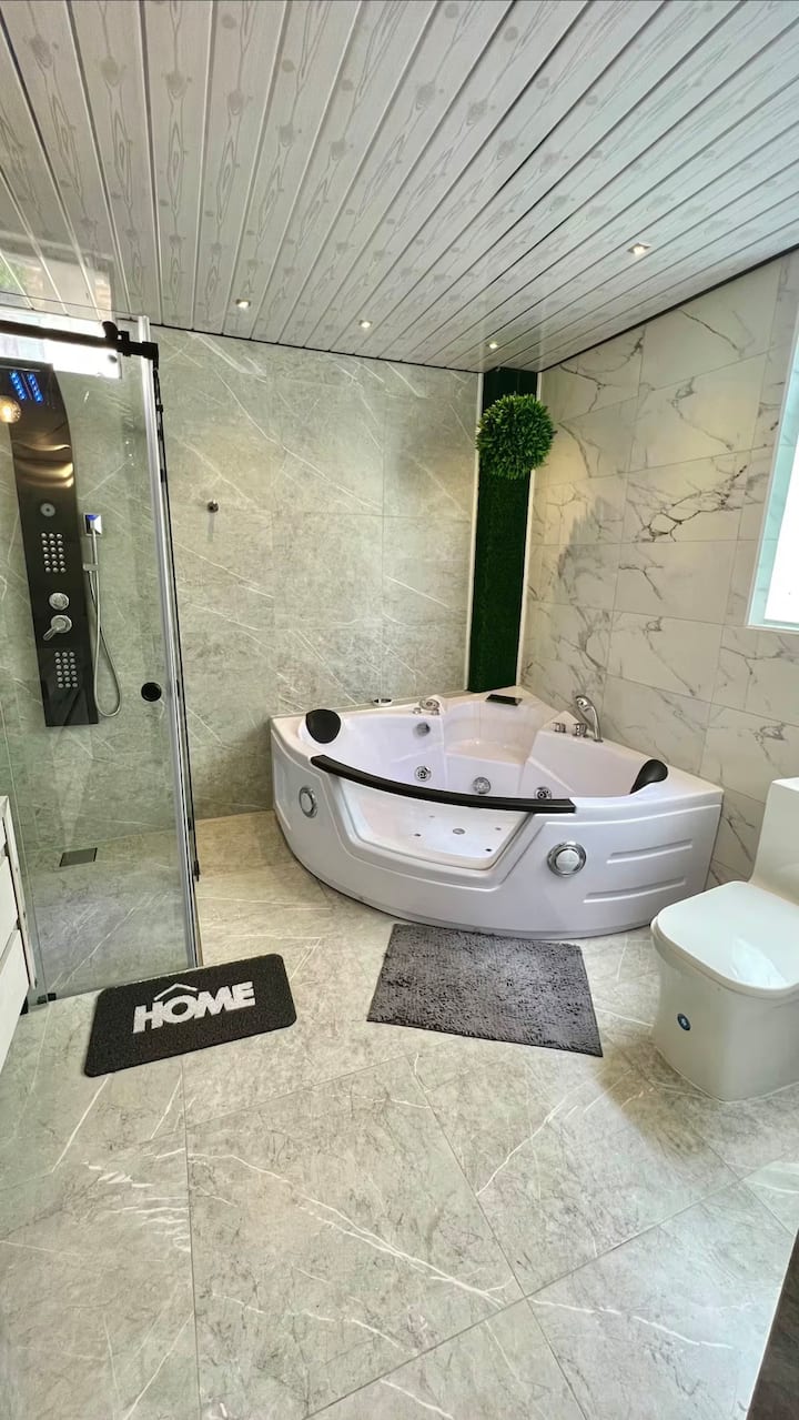 Elegante Suite Tematica De Lujo/ Jacuzzi Privado - Quito