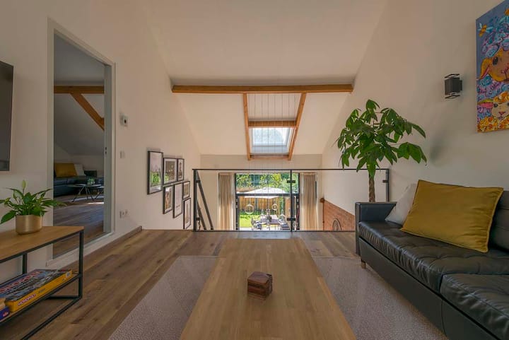 Modern Farm Loft With Own Garden & Hot Tub Option - Best