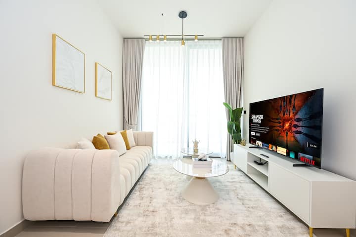 Luxury 1br Apartment | Fully Furnished |Pool & Gym - Dubai