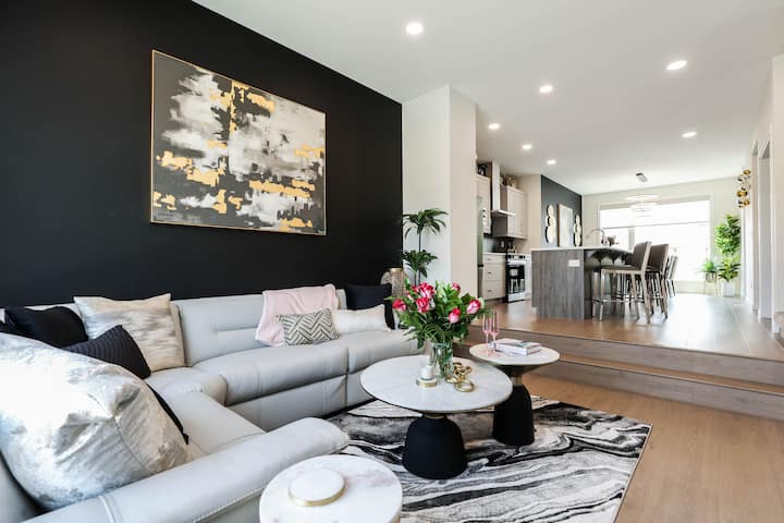 Luxury Stay | Family | Pets | Near Stadium & Shops - Winnipeg