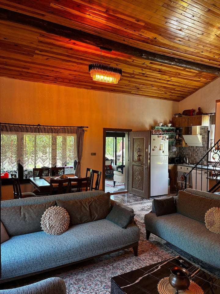 Tranquil Countryside Farmhouse - Eğirdir