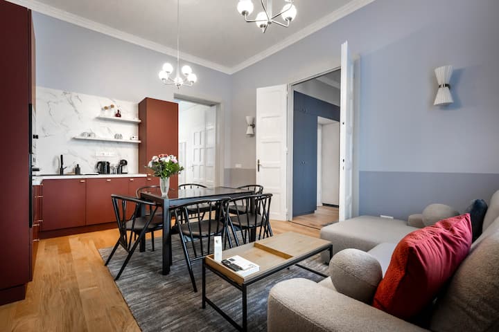 Brand New For 8 Near Pedestrian Street - Budapest