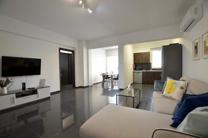 Central 2 Bdr Flat St Lazaros - Phoenix Lodge - Larnaka