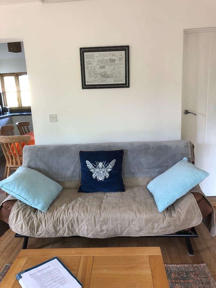 Bumblebee Lodge. - Exmouth