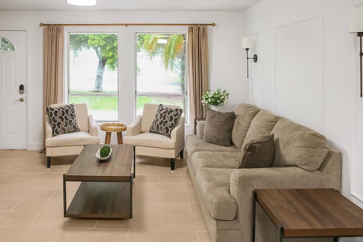 Bring Snacks & Relax| Waterfront| Pool| Crib| Pets - Fort Myers, FL