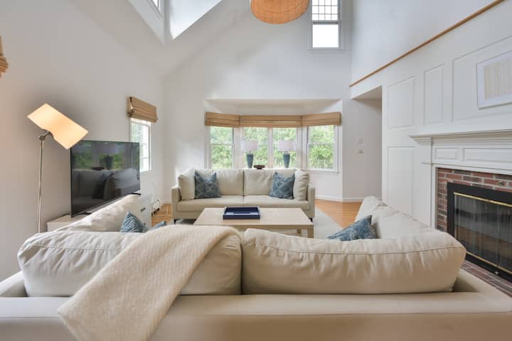 Lovely Madaket Getaway - Nantucket, MA