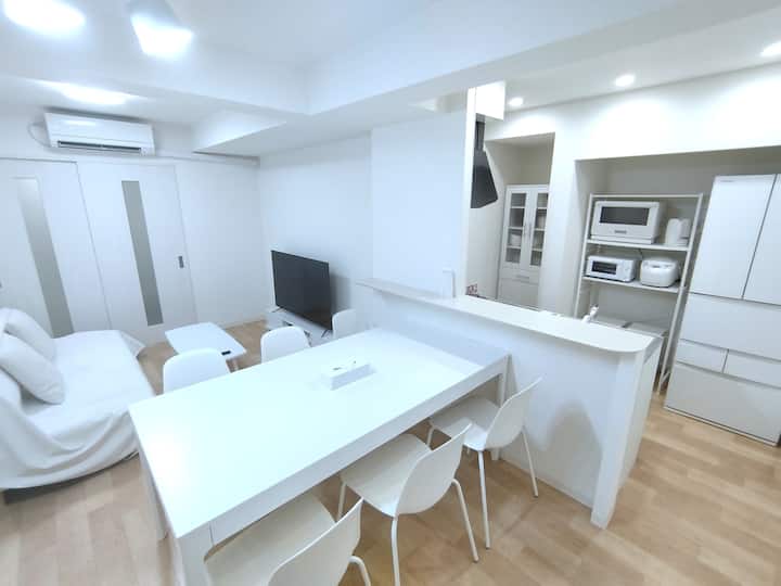 【Usjすぐ｜広々4ldkの一軒家】フルリノベ・少人数〜家族にも最適！wii＆大型プロジェクター - Osaka