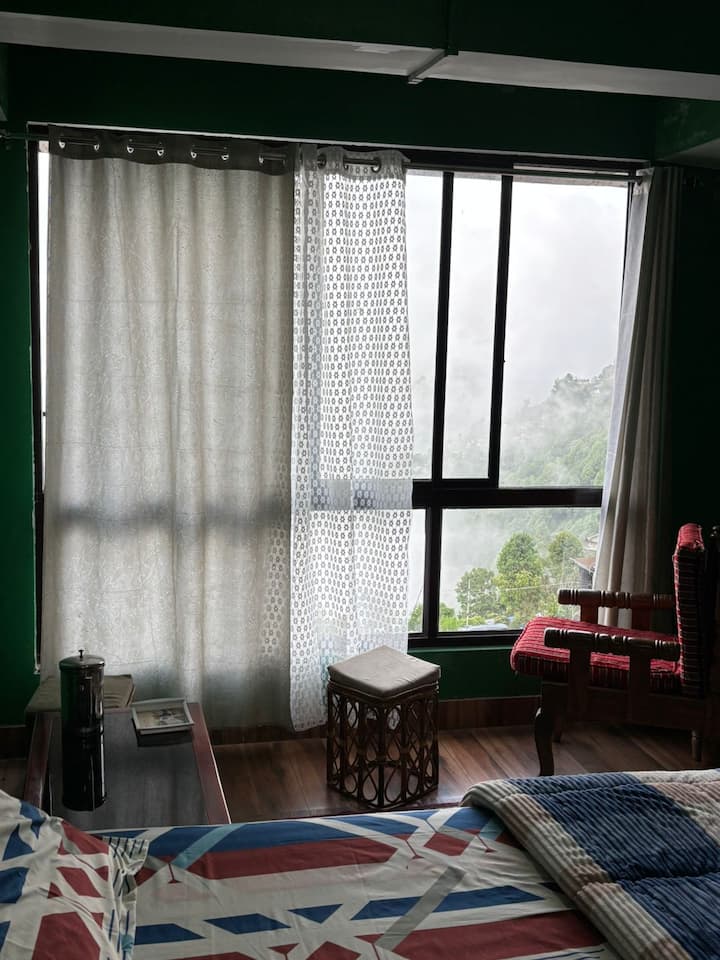 Mountain View Family Flat | Near Ropeway & Zoo - Darjeeling