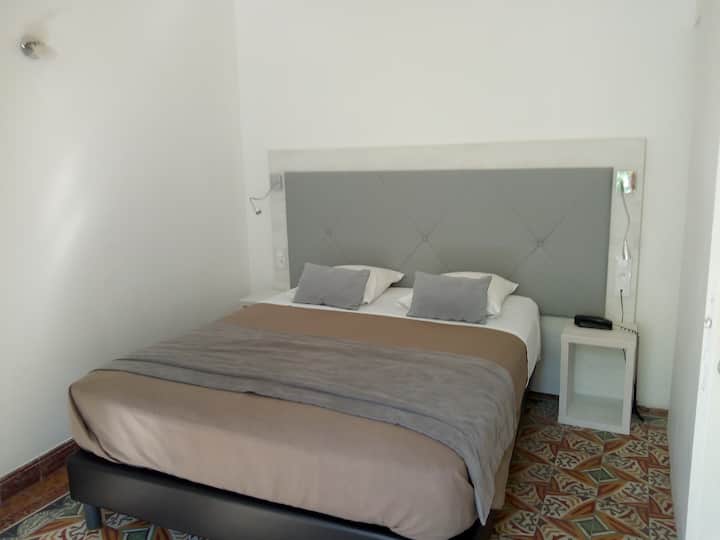 Studio Lumineux Avec Kitchenette Et Sdb Design - Les Vans