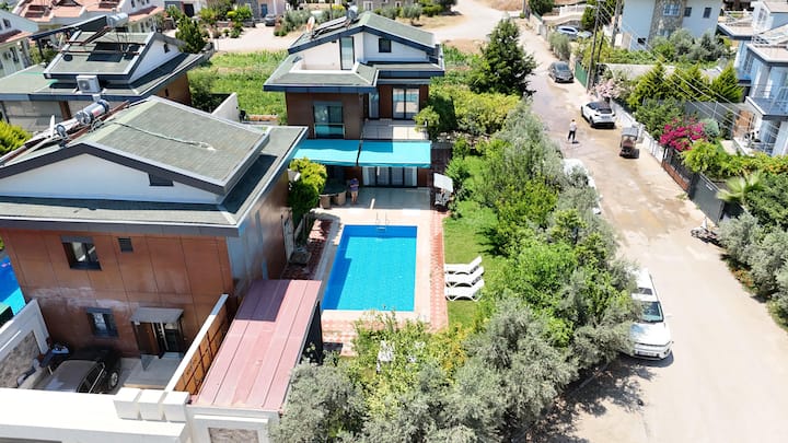 Müstakil Havuzlu 3+1 Villa - Fethiye