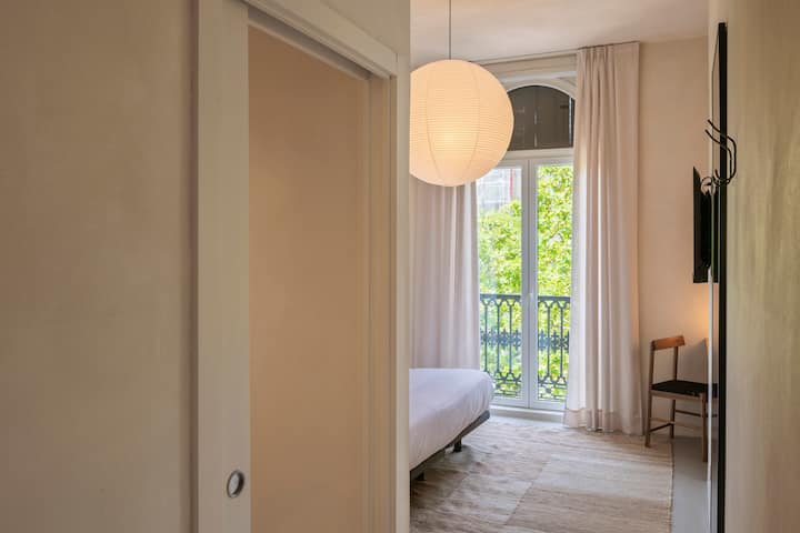 Double Room With Balcony And Paseo De Gracia Views - Barcelona