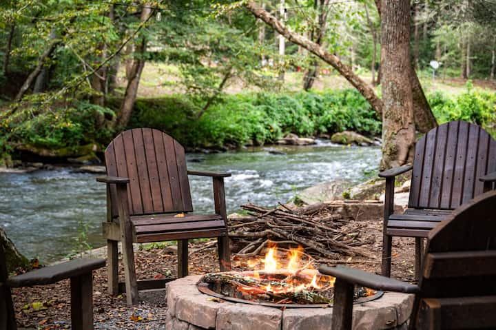 Family Retreat•creek•blackstone•dog & Baby Gear - Ellijay