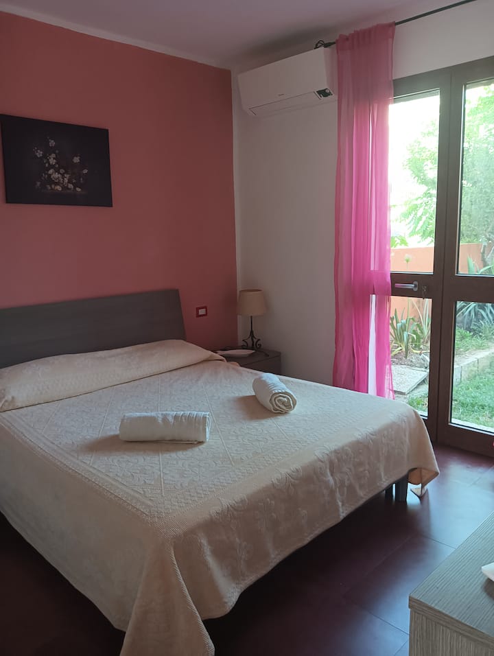 B&b Il Medoro
Pink Room - Palau